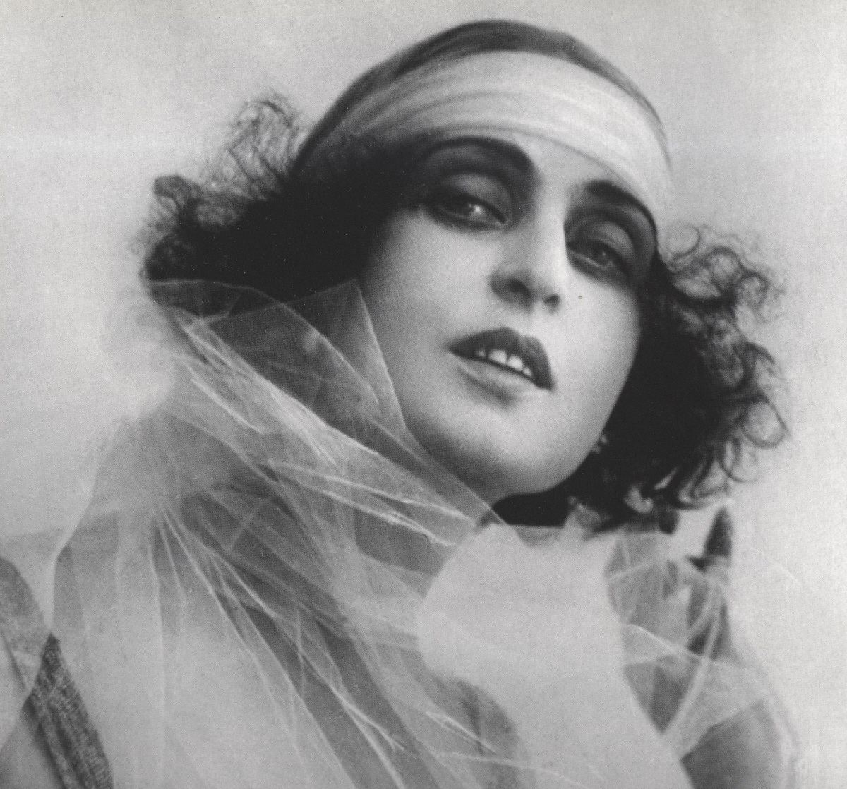 Malombra (1917): Lyda Borelli and the Italian divas of silent cinema ...
